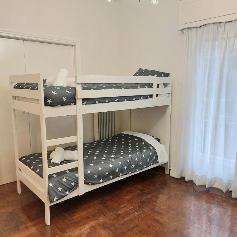 מלון Dormitory Bunk bed 5' from metro (אתונה) - כנסו והזמינו ל 2024