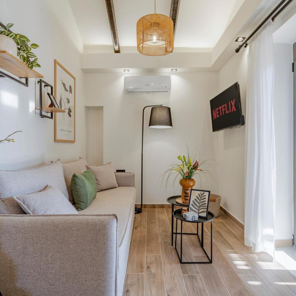 Urban Mountain Retreat - Vivato Greece